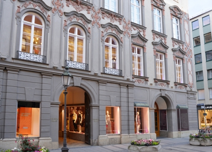 Retail Design Blog — Talbot Runhof Flagship Store by Patrick Ferrier,...