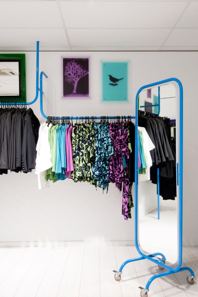 » Air New Zealand’s ‘Clothes Hangar’ by Gascoigne Associates & Saatchi ...