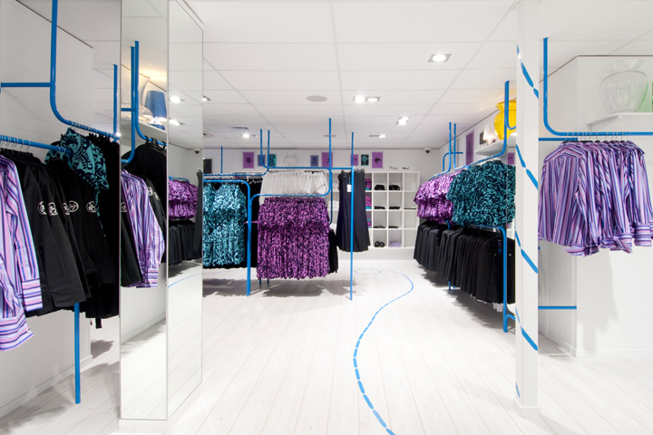 » Air New Zealand’s ‘Clothes Hangar’ by Gascoigne Associates & Saatchi ...