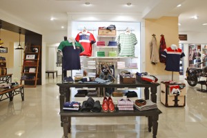 » Louis Philippe ﬂagship store