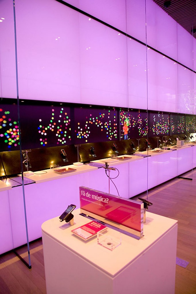 » Nokia flagship store by Eight Inc., São Paulo