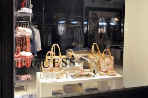 » Guess window displays, Budapest