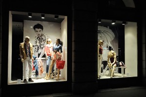 » Guess window displays, Budapest