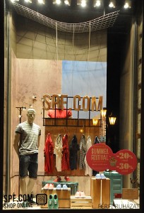 » Springfield window displays Summer 2012, Budapest