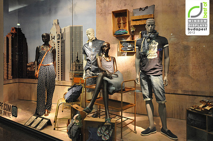» Springfield window displays Summer 2012, Budapest