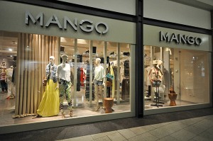 » Mango window displays Summer 2012, Budapest