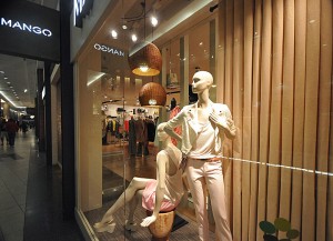 » Mango window displays Summer 2012, Budapest