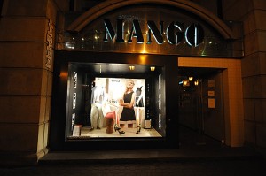 » Mango window displays Summer 2012, Budapest