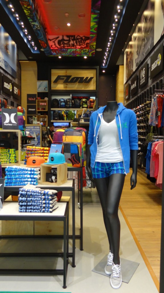 » FLOW store by Juan Diego Vasquez, Medellín