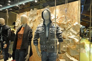 » Replay window displays Autumn 2012, Budapest