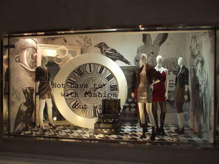 » Il Shin Alice in Wonderland windows, São Paulo