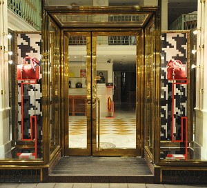 » Versace window displays Autumn 2012, Vienna