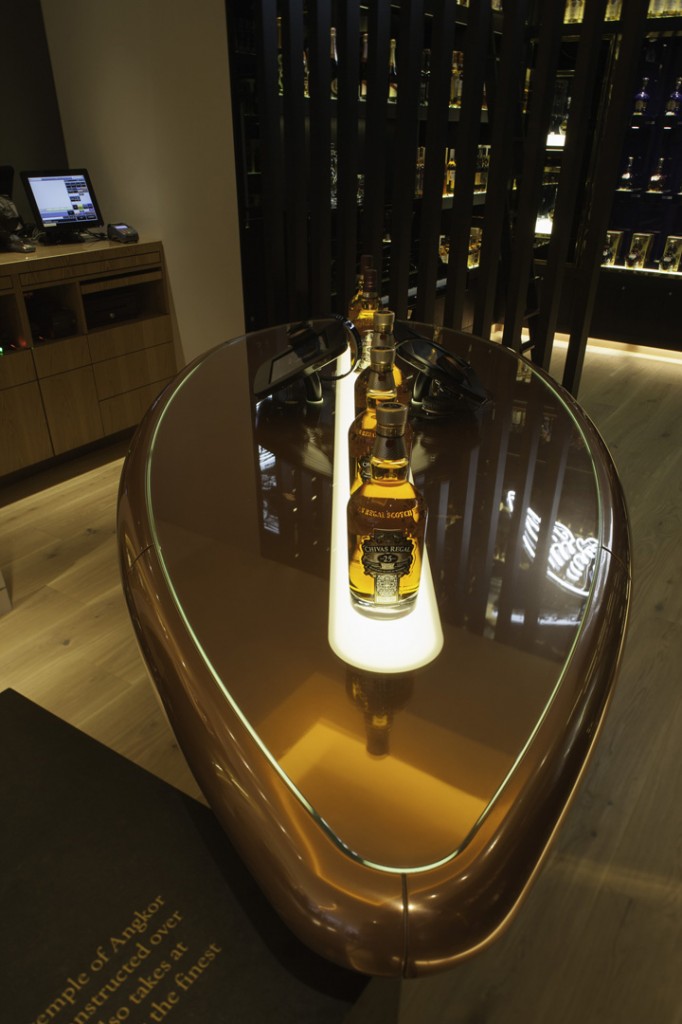 » The Whisky Shop flagship store by gpstudio, London