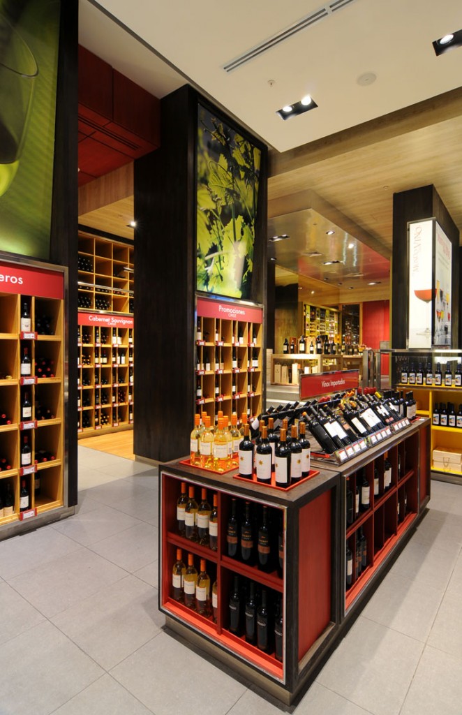 » El Mundo del Vino wine store by Droguett A&A, Santiago – Chile