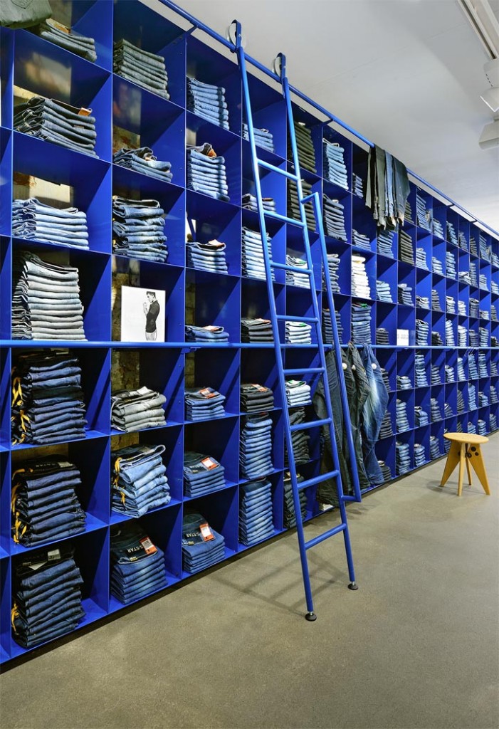 » De Rode Winkel store by VEVS Interior Design, Woerden – Netherlands