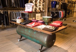 » Handsome Cycle store by KNOCK, Minneapolis