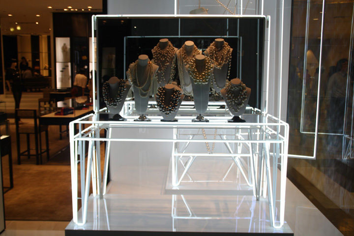 » Chanel pearl windows, Singapore