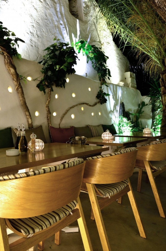 » Mamalouka restaurant by Dimitris Economou, Mykonos – Greece