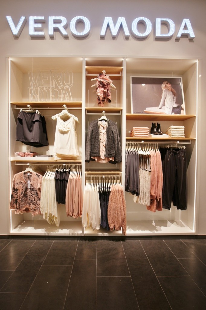 » Vero Moda Flagship Store at Alexa Mall by Riis Retail, Berlin