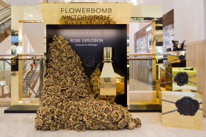 » Flowerbomb Rose Explosion Point of Sale campaign by Tommaso Nicolao ...