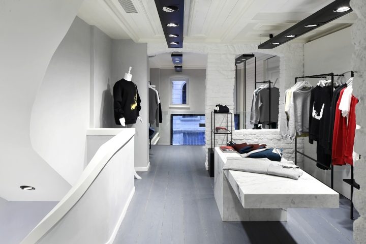 » Section Mode Unique store by ‘i-am’ associates, Istanbul – Turkey