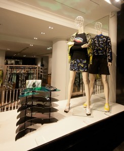 » Kenzo windows 2014 Summer, Paris – France