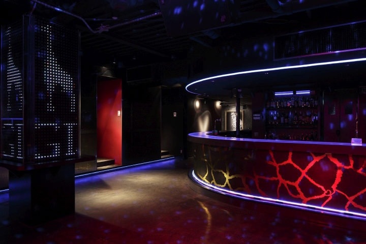 » GIRAFFE Osaka Club by mousetrap, Osaka – Japan