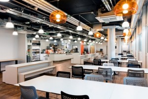 » easyJet Offices & Training Facility by Area Sq at Gatwick Airport ...