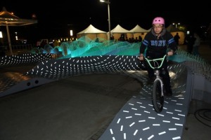 » VelO2 interactive light installation by Loop.pH, Taipei – Taiwan