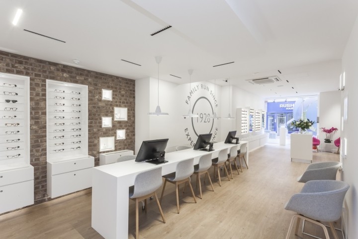 » Leightons Opticians & Hearing Care by SKK Design, Reading – UK