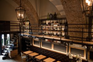 » Collegio – Vini Liquori & Cibo by Dacomo e Leonardi Architetti ...