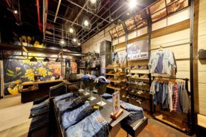 » CAT Concept Store by Modulor Retail Architecture, Lima – Perú