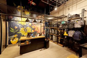 » CAT Concept Store by Modulor Retail Architecture, Lima – Perú