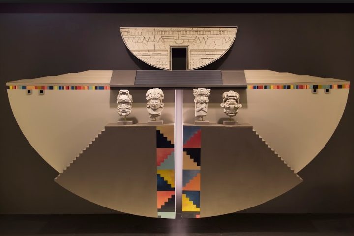 » Pre Columbian travel window display by La Turbina, Barcelona – Spain