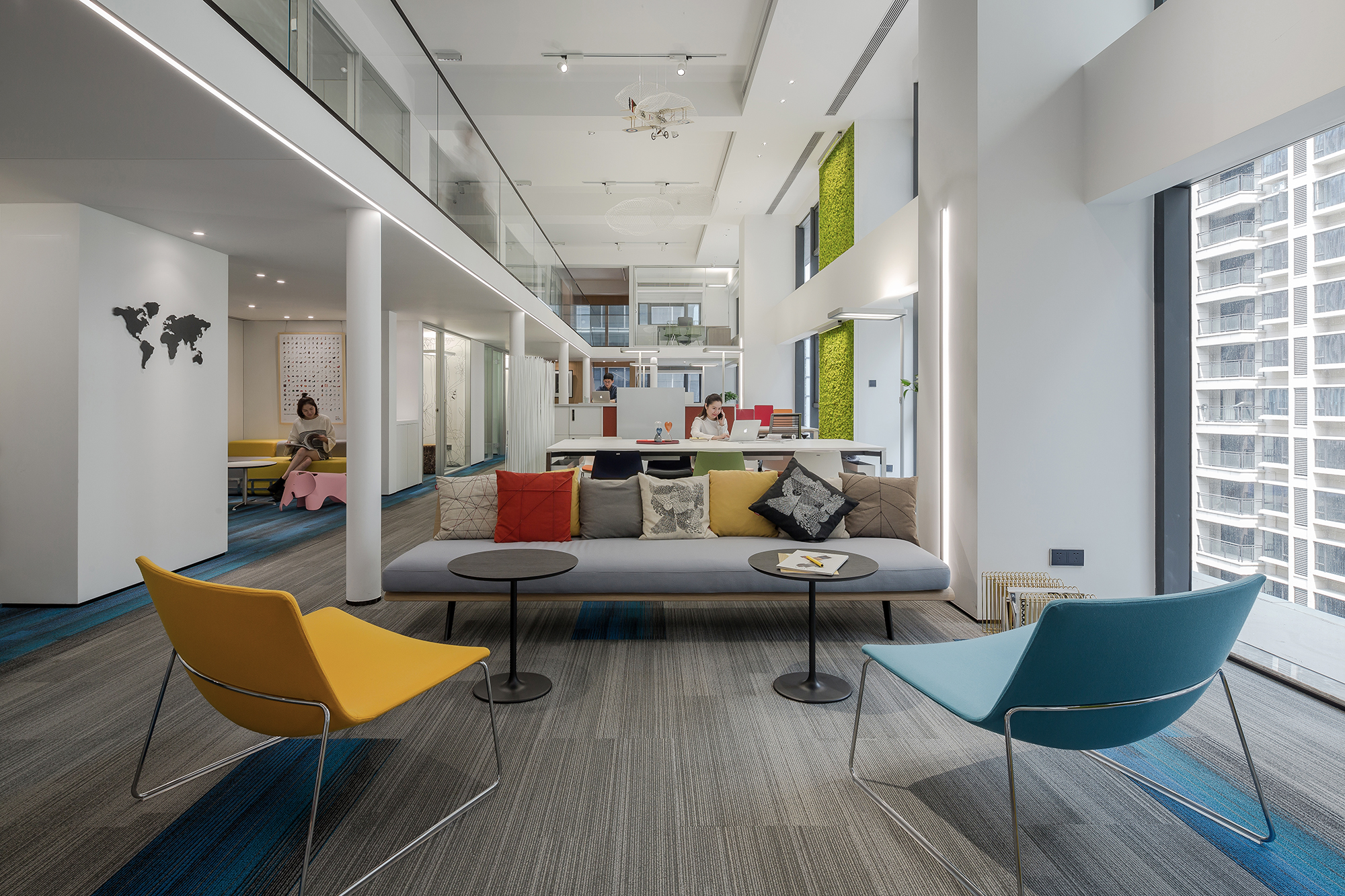 » CROYO Headquarter Office: a pleasing and people-oriented space