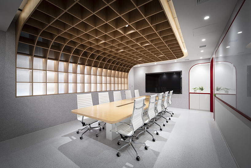 » Fontworks Inc. makes “Character More Freely”.