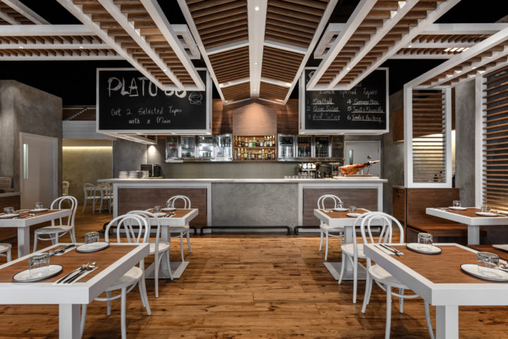 » Contemporary beach shack in the city