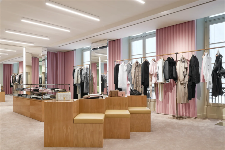 » Burberry pop-up store