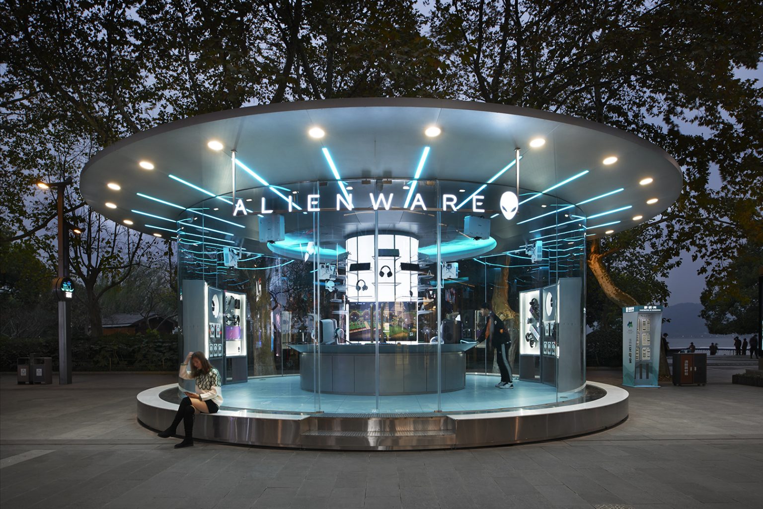 » Alienware pop up store by Gramco Beijing