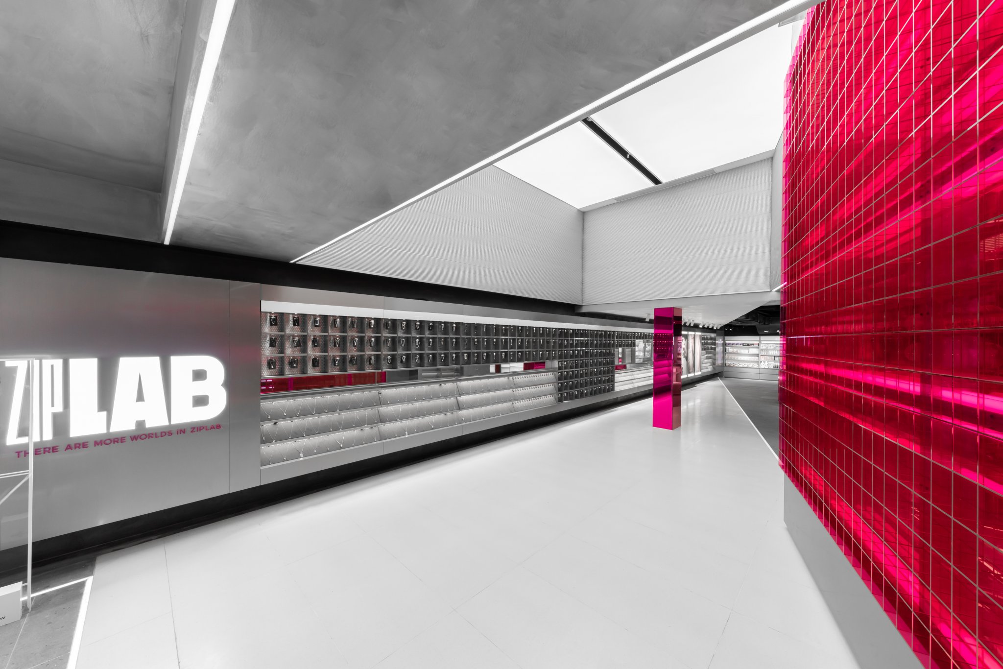 » ZIPLAB Off-line Store, China by PMT Partners