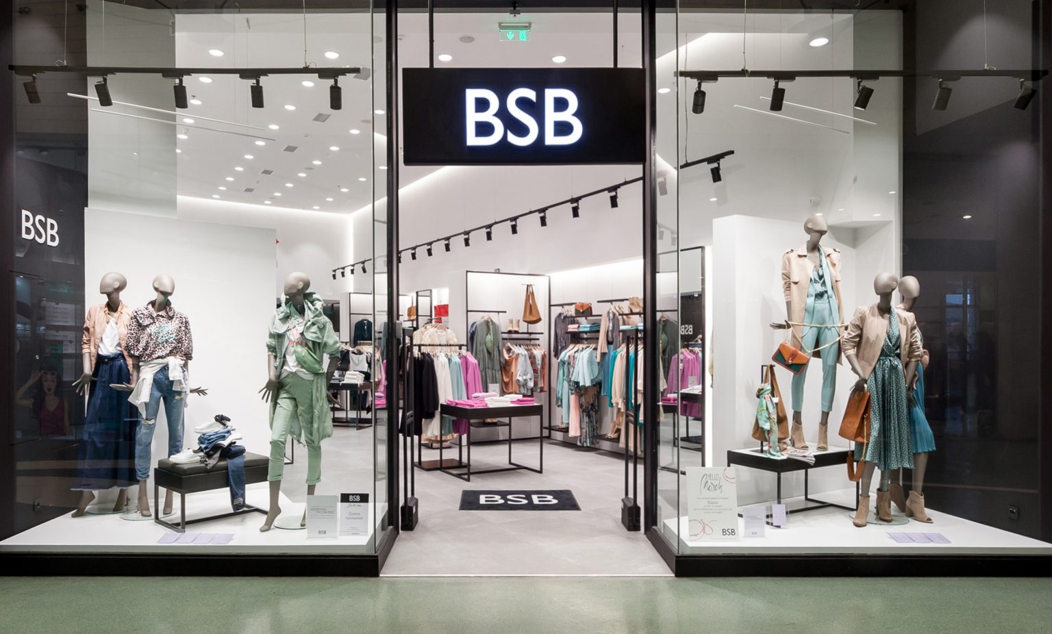 » BSB store in Avenue Mall, by Kordas Architects