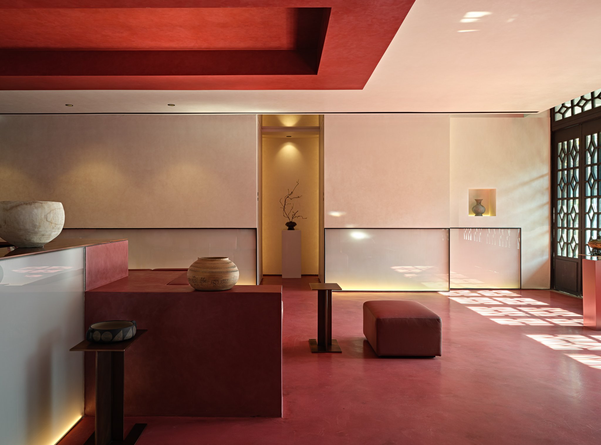 » Hotpot “Museum” in Historic Villa – STUDIO8