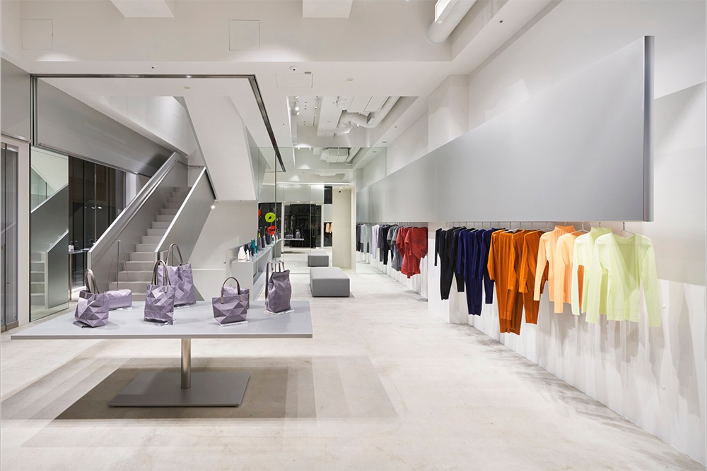 » ISSEY MIYAKE GINZA store by Tokujin Yoshioka