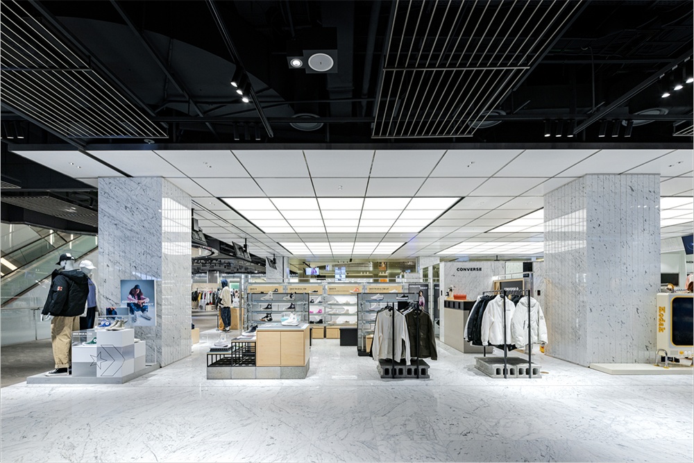 » The Hyundai store by Betwin Space