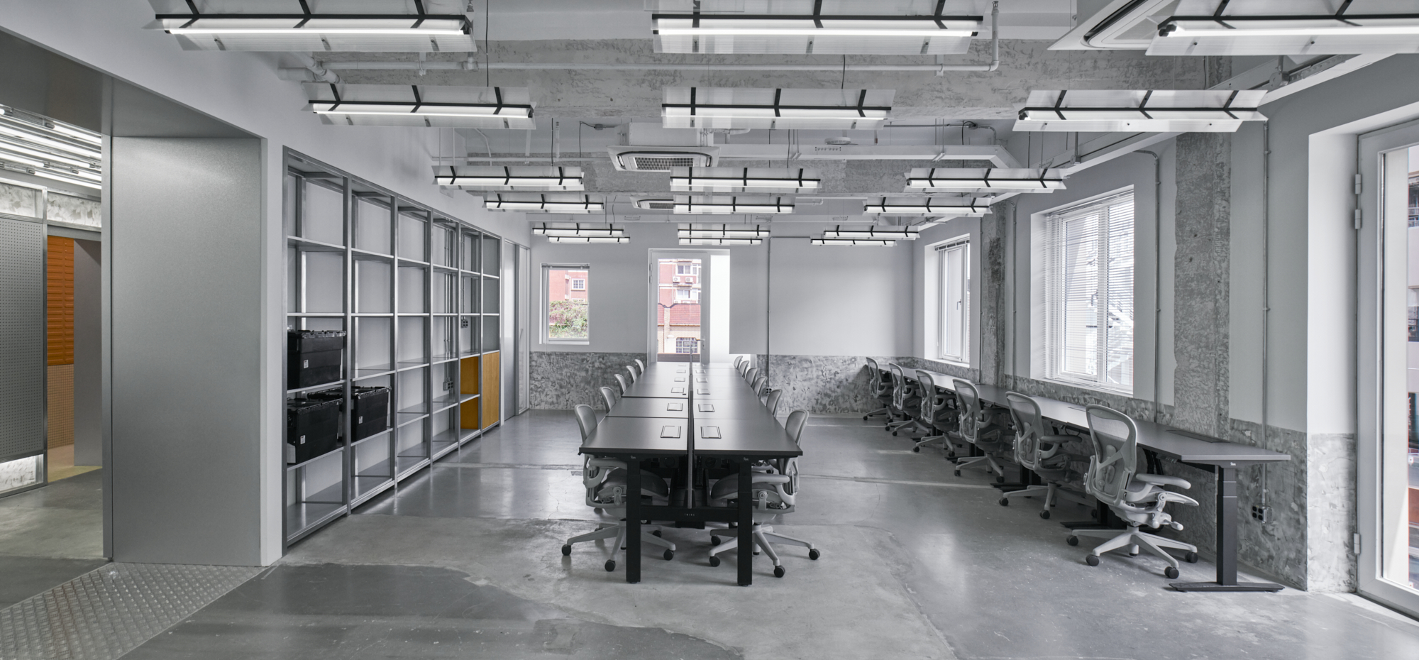 » diningr:um Digital Media Group Office – The Unfinished Tense of Space