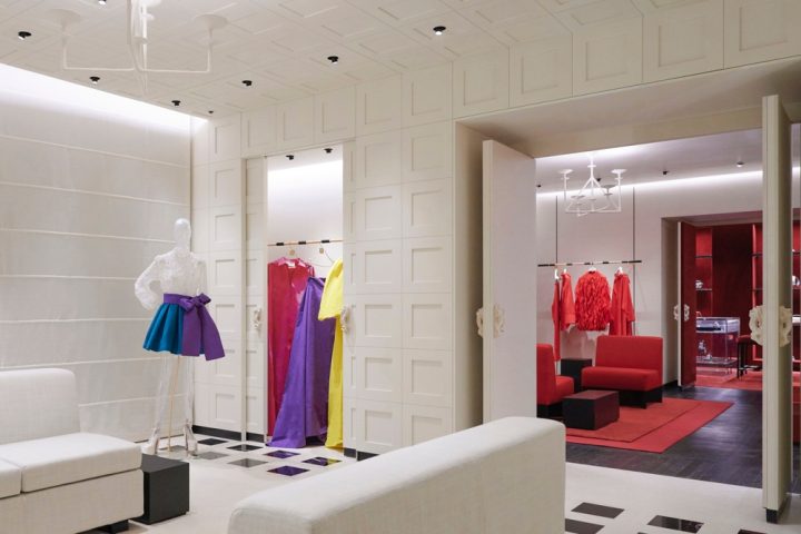 » Valentino store