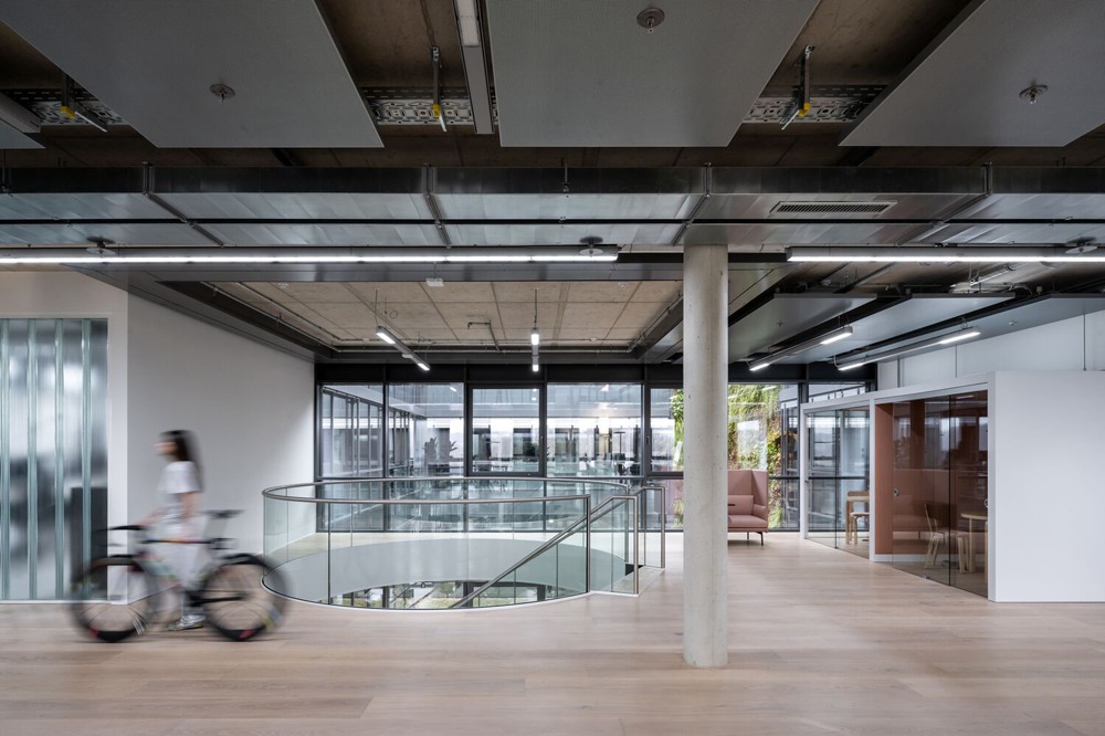 » Schwalbe Hybrid Building by Archiproba