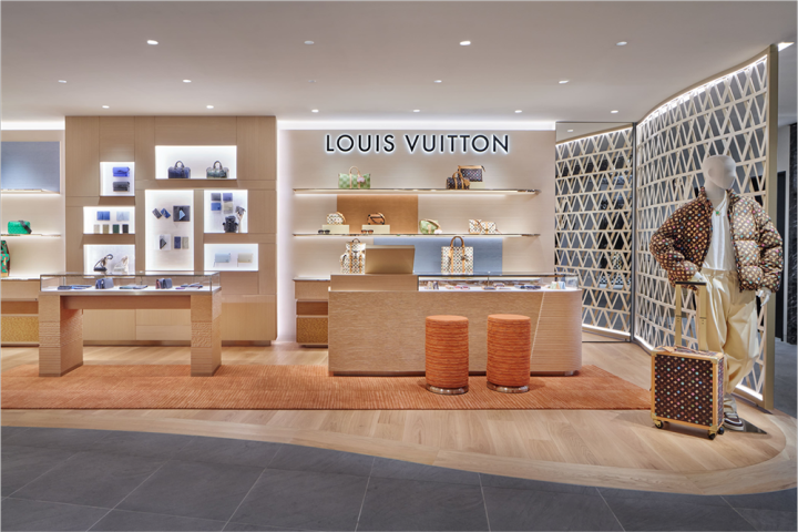» Louis Vuitton shop-in-shop