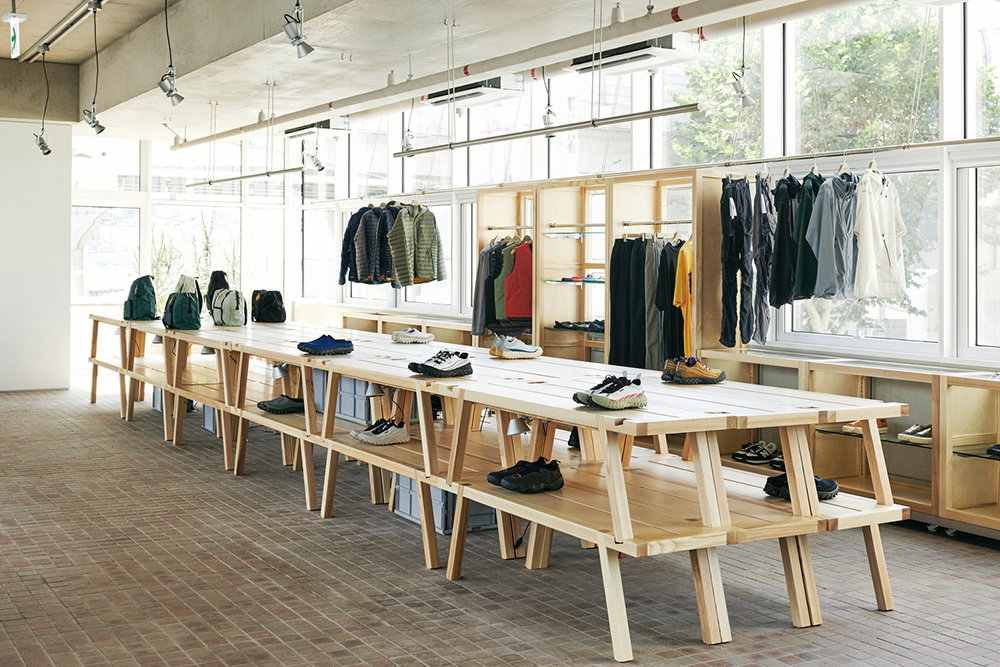 » Khakis Seongsu Flagship Store by COM