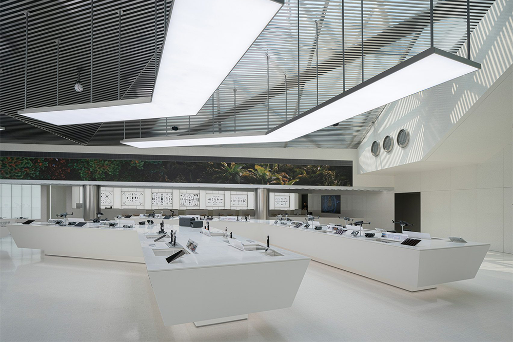 » DJI flagship store by Various Associates